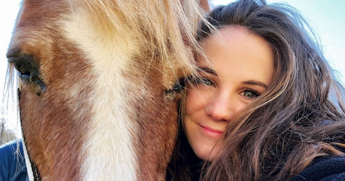 Amelia Stone's Instagram, Twitter & Facebook on IDCrawl