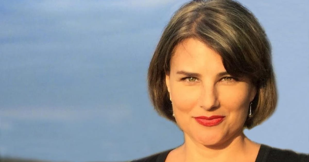 Laura Tate - Los Angeles, California, Crackerjack Scribe, Journalism ...