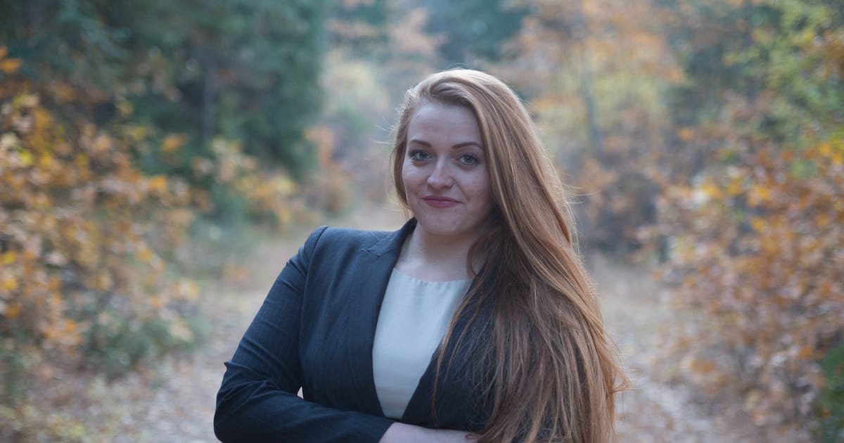 Ashley Larsen - Mount Shasta, California, Alpine Realty, Online Ed, CA ...