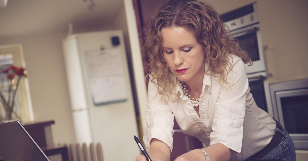 Michelle Reeves - the United Kingdom, TheJoyChaser.com | about.me