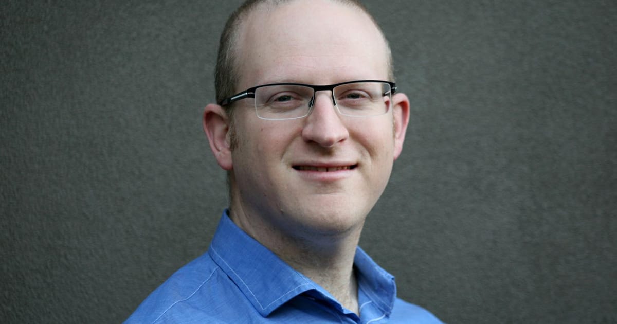 Aaron Zelman | about.me