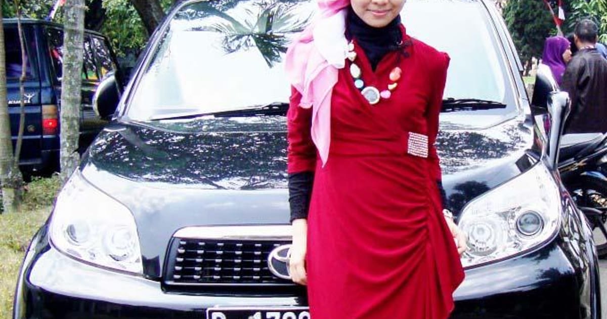 Ines Pratiwi | about.me