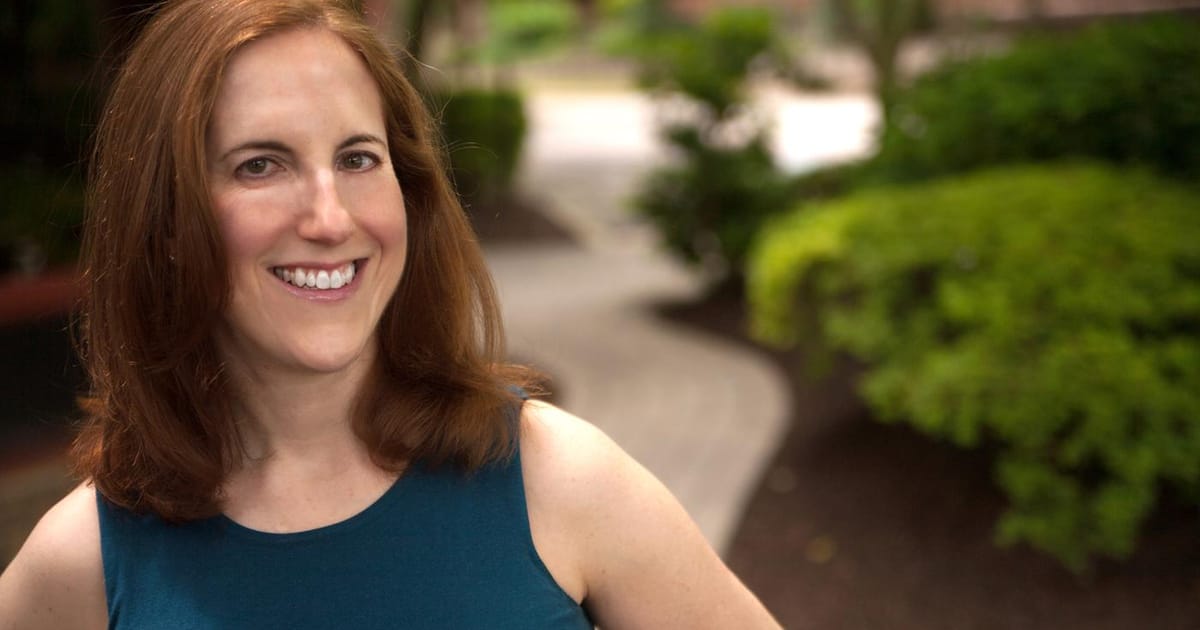 Mandy Roth | about.me