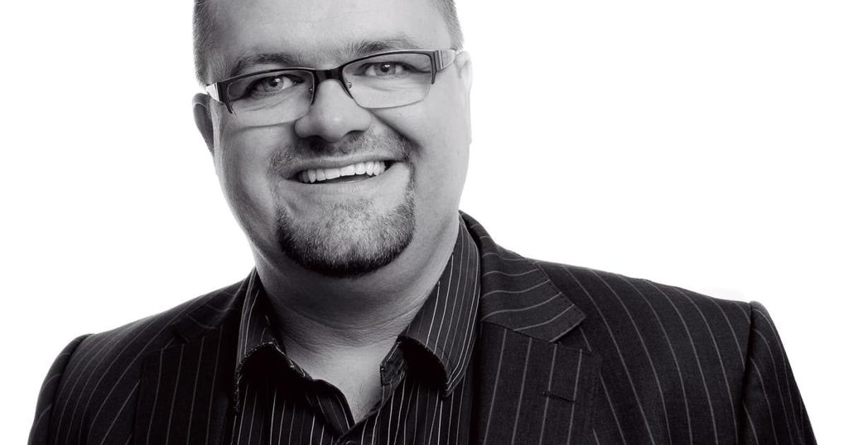 Neil Currie | about.me