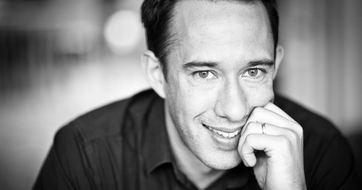 Oliver Rhodes | about.me