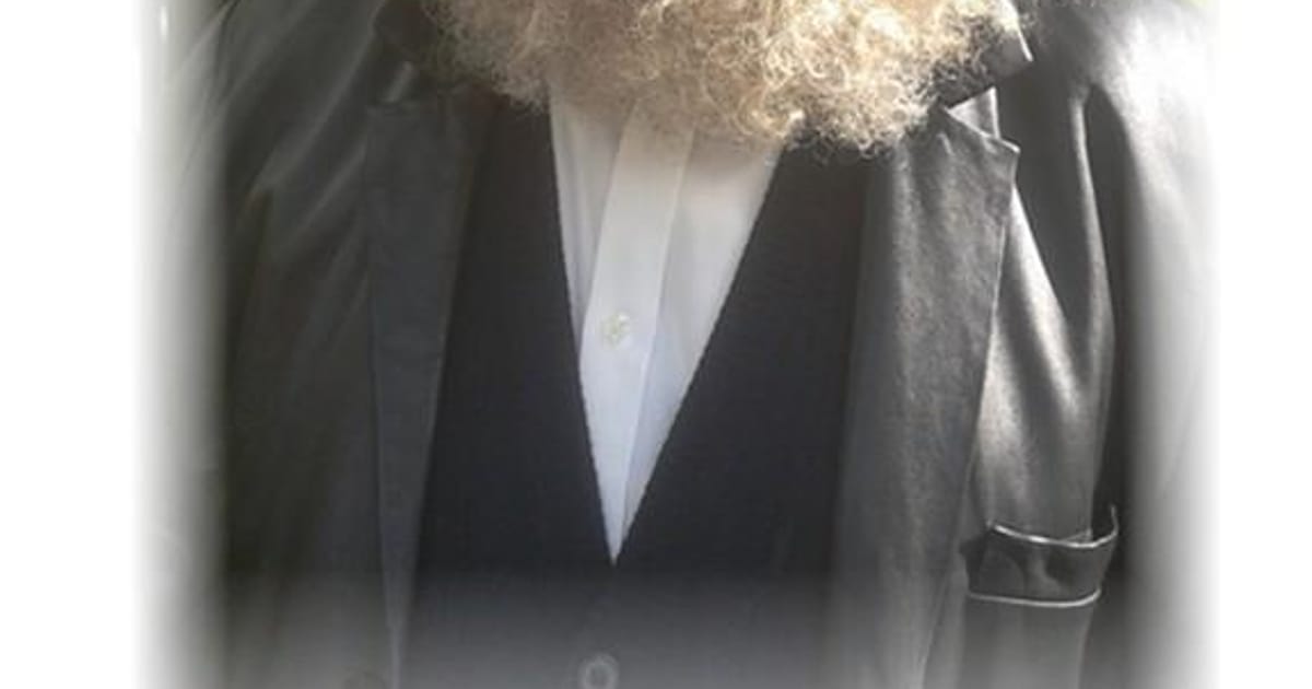 ROYSTON MAYOH | about.me