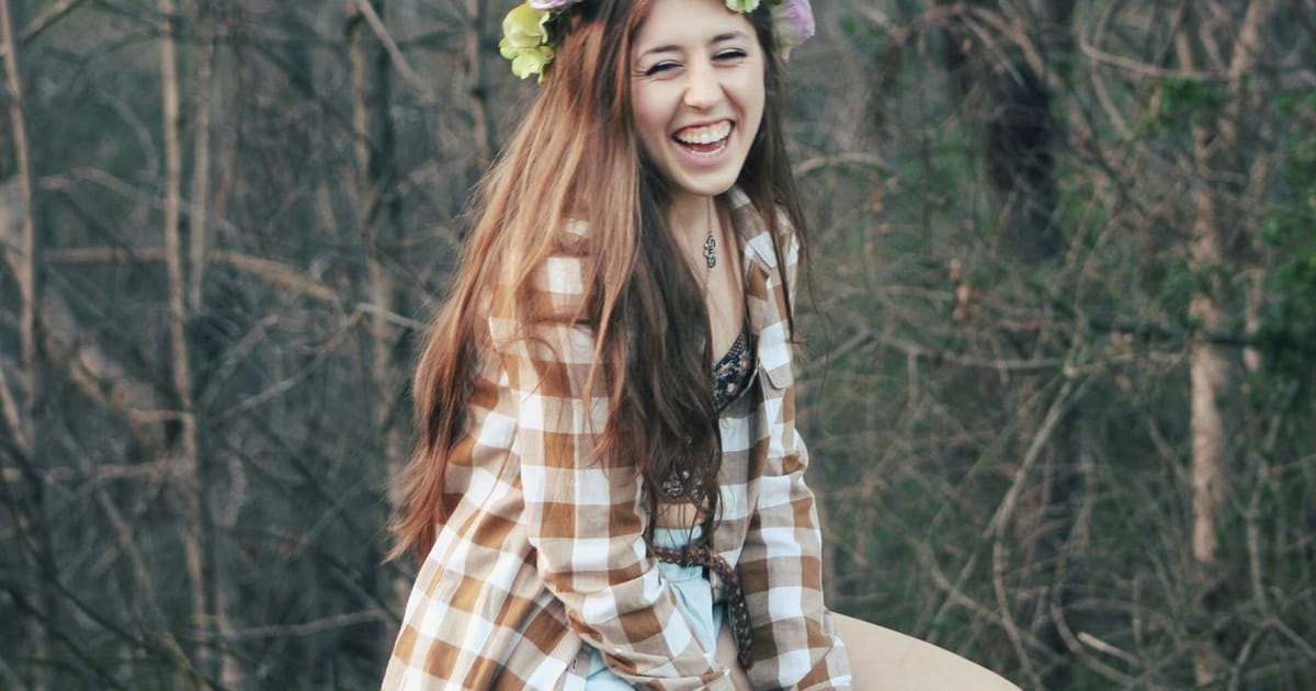 Hannah Claire Robillard | about.me