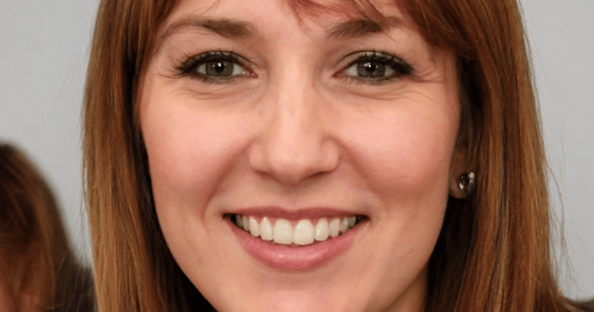 Lara Novak - london | about.me