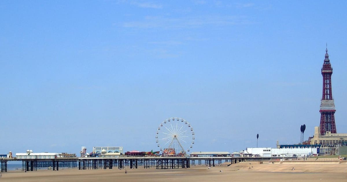 Little Miss Seaside | about.me