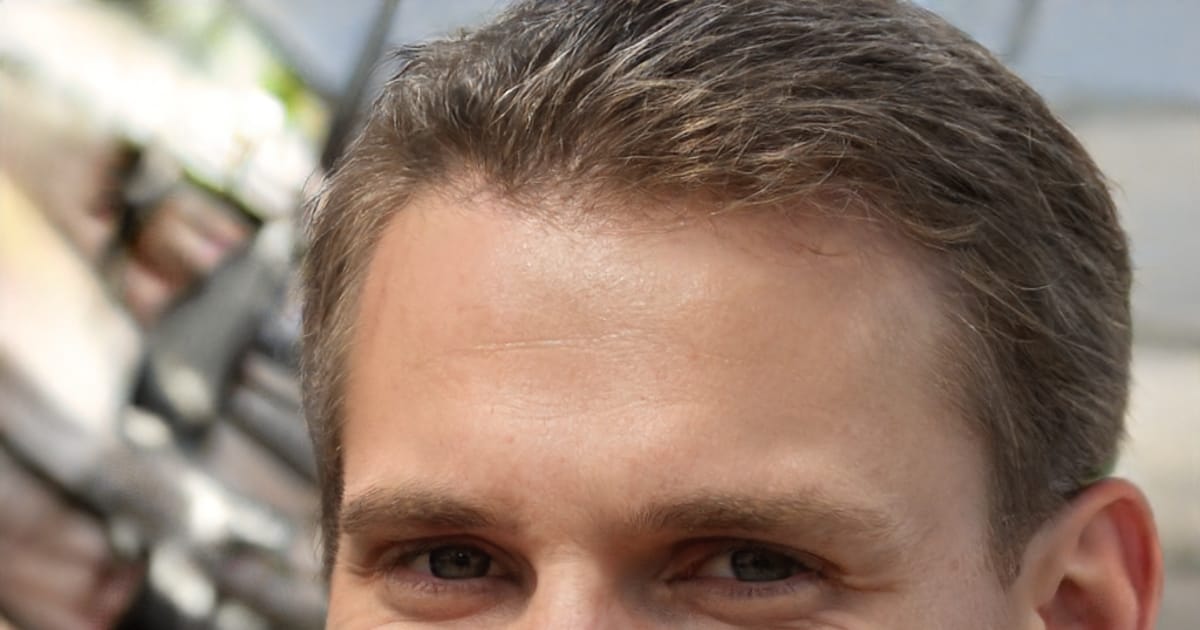 Roger May - Spain | about.me