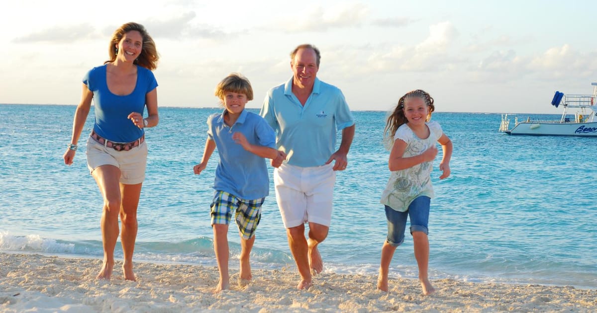 Scott Bevins - 1169 Main Street, Hingham Ma. 02043, Lake Forest College ...